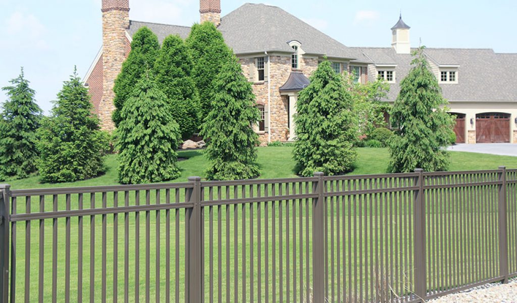 Front Yard Fence Ideas | 5 Fence Designs for Front Yards That Standout