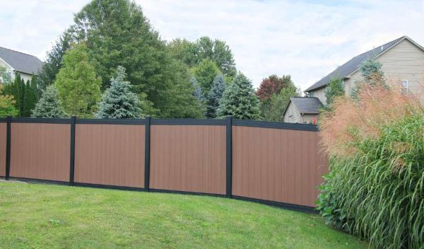 7 Best Brown Vinyl Fences, Swatches & Styles