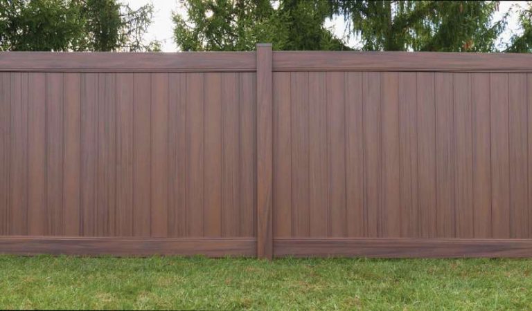 7 Best Brown Vinyl Fences, Swatches & Styles